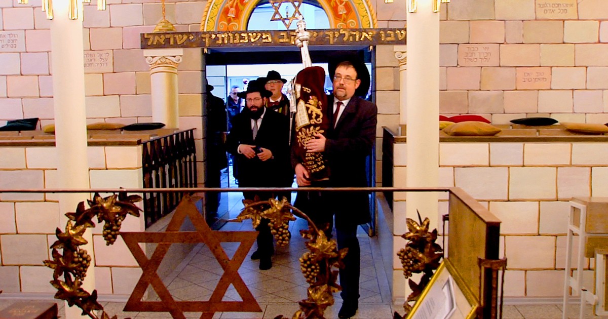 Die Tora-Rolle ist zurück | Oberpfalz TV